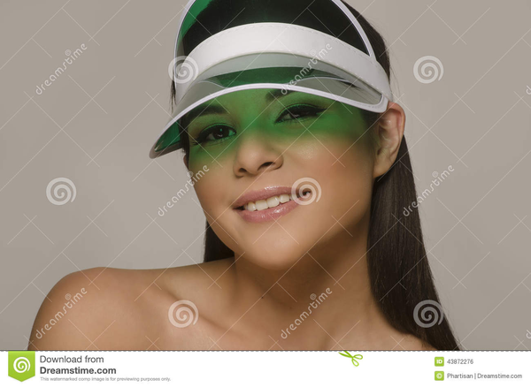 Visor fashion: 4 ways to wear a visor and look great / Amy Tan