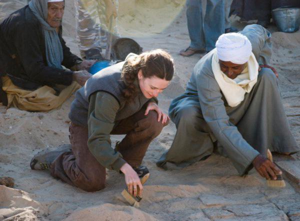 Faculty Profile: Laurel Bestock / Sarah Kidwell: Strategic Communicator