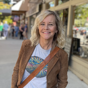 Magazine Editing / Robin Bond