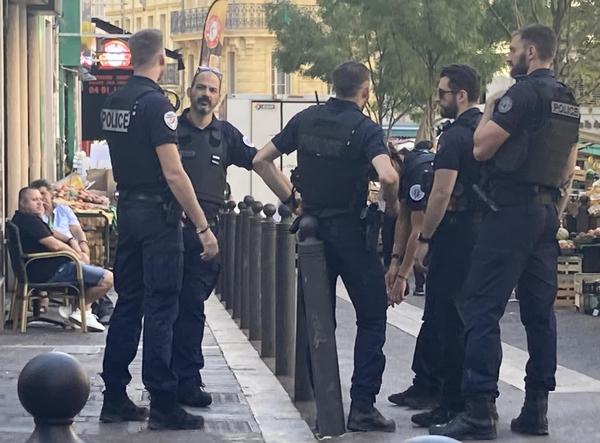 CORDONING OFF THE EXTREMES / Sara Høyrup